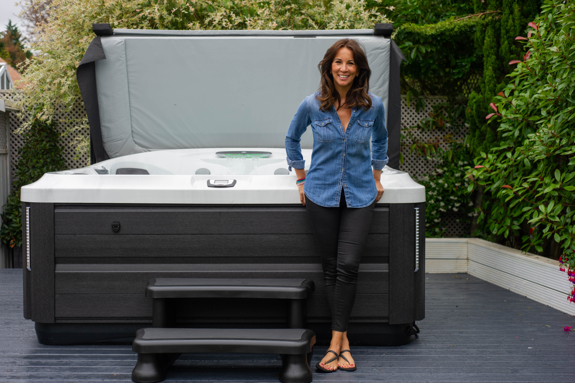 Jacuzzi® J-315™ | Concept Spa